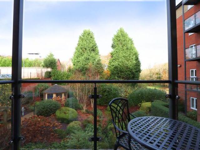 1 Bedroom Shared Living/roommate Stockport Stockport 99926121