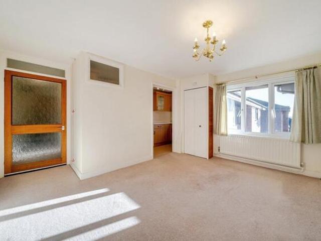 1 Bedroom Shared Living/roommate Stratford Upon Avon Warwickshire LS101278323