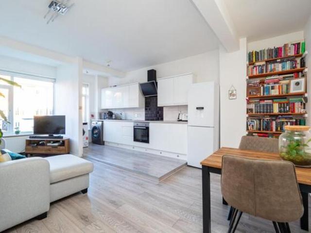 1 Bedroom Shared Living/roommate Surrey Greater London LS100649012