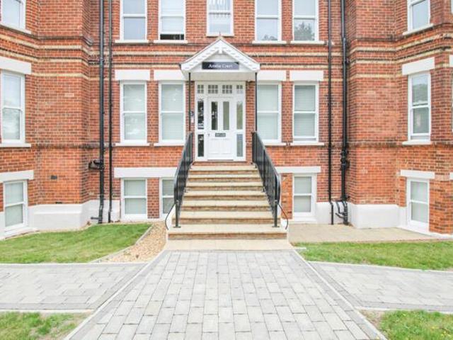 1 Bedroom Shared Living/roommate Surrey Hampshire 101827040