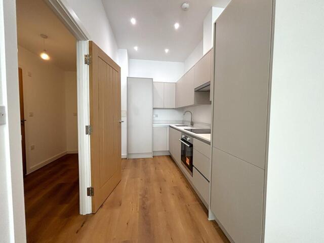 1 Bedroom Shared Living/roommate Surrey Surrey 101120096