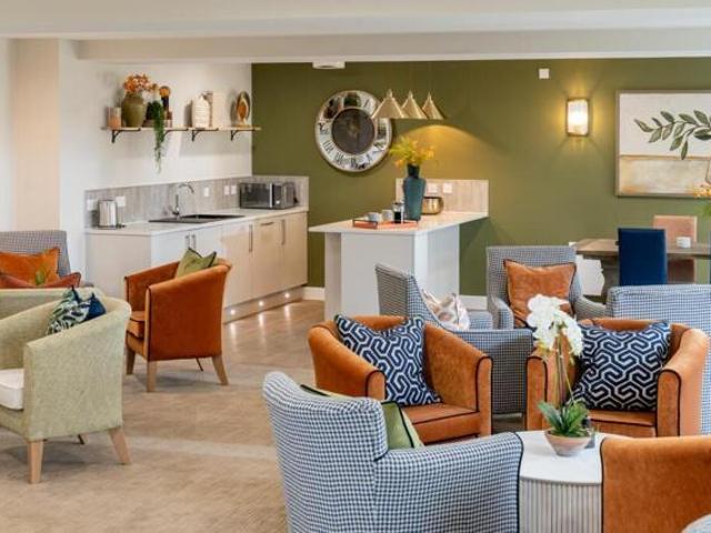 1 Bedroom Shared Living/roommate Swindon Wiltshire LS99895395