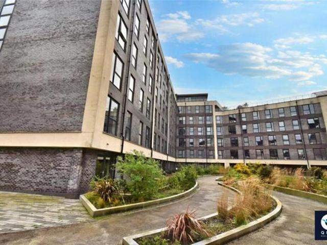 1 Bedroom Shared Living/roommate Salford Salford 100685229