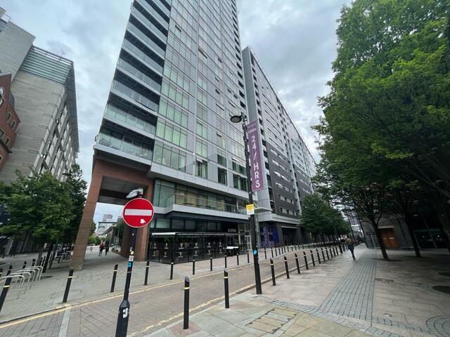 1 Bedroom Shared Living/roommate Salford Salford LS101678698