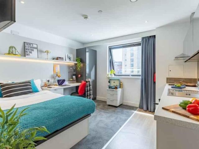1 Bedroom Shared Living/roommate Salford Salford LS97660081