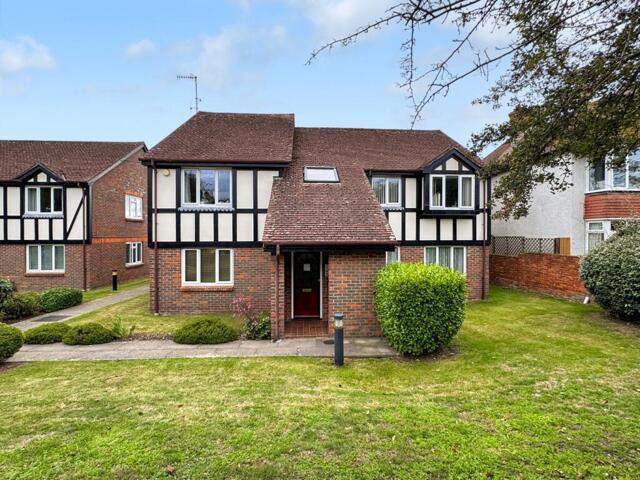 1 Bedroom Shared Living/roommate Shoreham West Sussex LS100456878