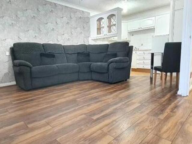 1 Bedroom Shared Living/roommate Southend On Sea Southend on Sea 99029060