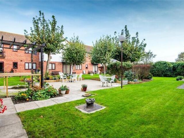 1 Bedroom Shared Living/roommate Southend Southend on Sea LS100988046
