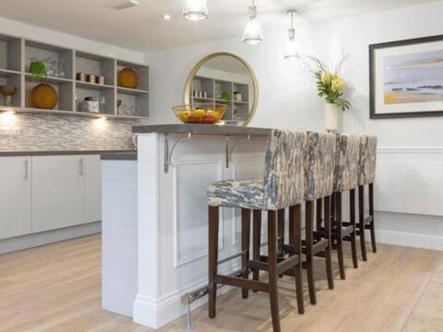 1 Bedroom Shared Living/roommate Southwater West Sussex 99895456
