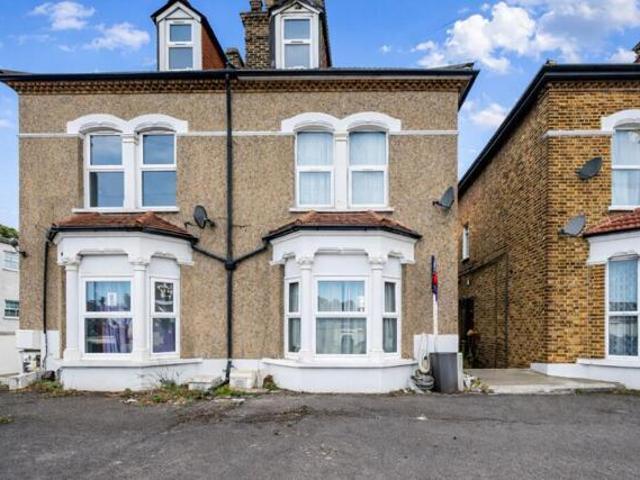1 Bedroom Shared Living/roommate Thornton Heath Greater London LS99840457