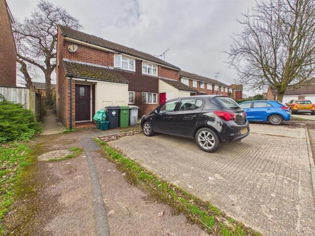 1 Bedroom Shared Living/roommate Tilehurst Berkshire 100366401