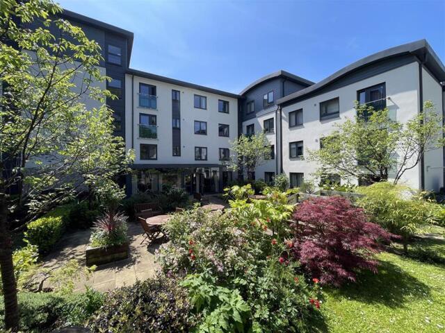 1 Bedroom Shared Living/roommate Truro Cornwall LS99808500