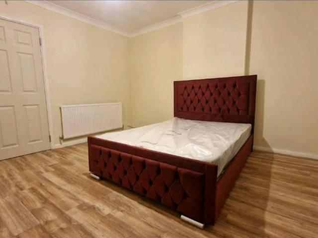 1 Bedroom Shared Living/roommate Uxbridge Uxbridge LS99828491