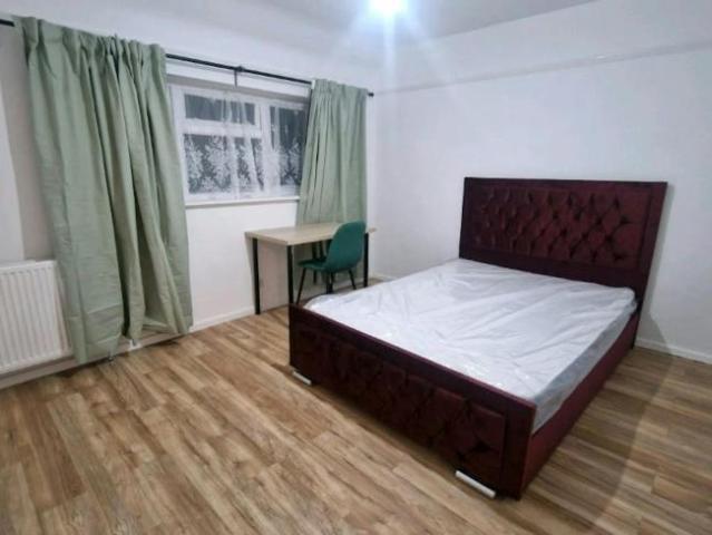 1 Bedroom Shared Living/roommate Uxbridge Uxbridge LS99828494