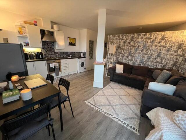 1 Bedroom Shared Living/roommate Walsall Walsall LS100579205