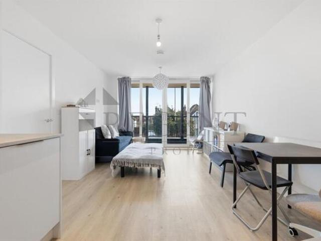 1 Bedroom Shared Living/roommate Watford Hertfordshire 100456377