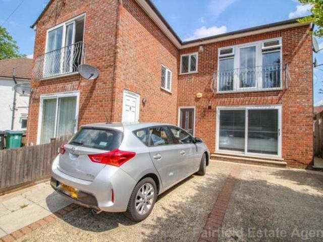 1 Bedroom Shared Living/roommate Watford Hertfordshire 100685093