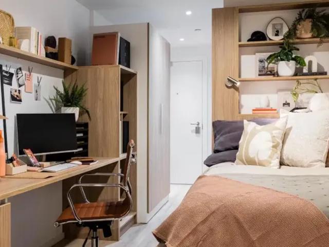 1 Bedroom Shared Living/roommate Wembley Wembley LS99498752