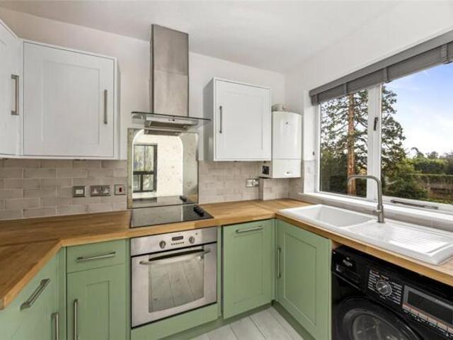 1 Bedroom Shared Living/roommate Weybridge Surrey 99161887