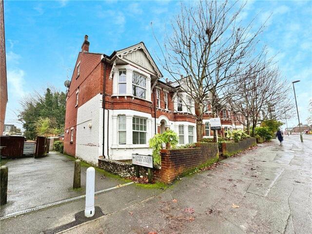 1 Bedroom Shared Living/roommate Winchester Hampshire LS100398394