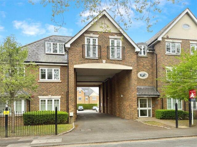 1 Bedroom Shared Living/roommate Woking Surrey 100648939