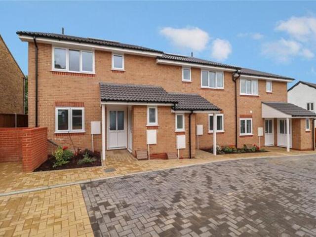 1 Bedroom Shared Living/roommate Woking Surrey 99130036