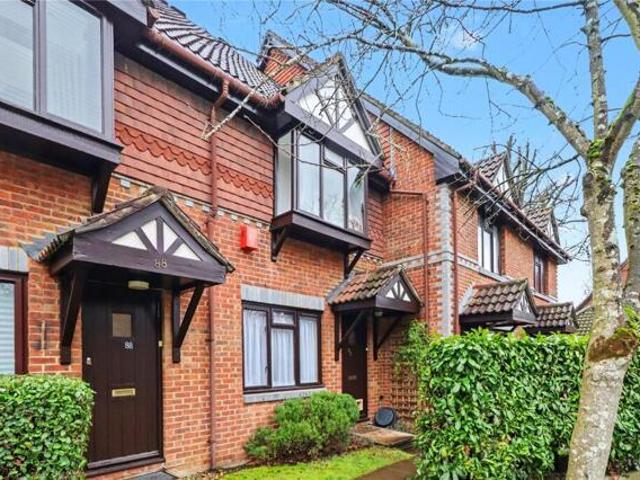 1 Bedroom Shared Living/roommate Woking Surrey LS99895504