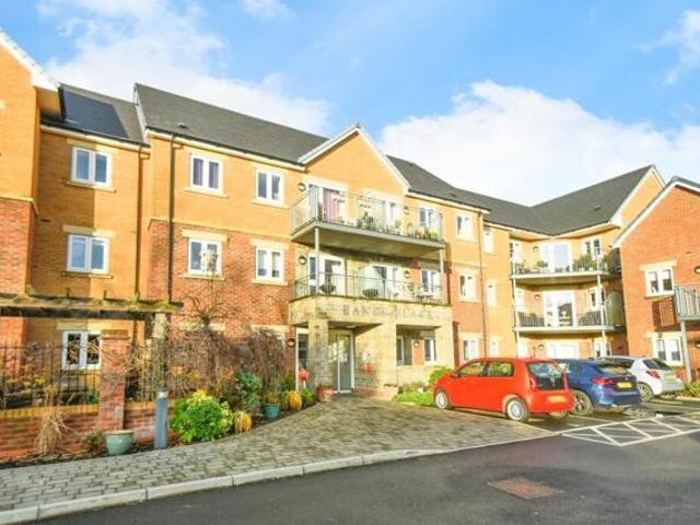 1 Bedroom Shared Living/roommate Wroughton Wiltshire LS99840135