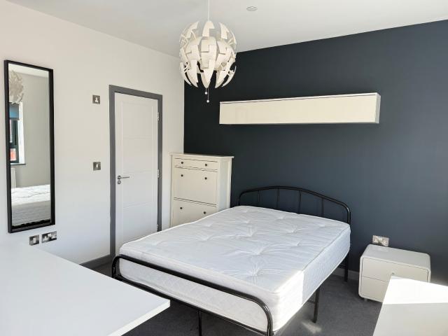 1 bedroom sharedaccommodation to rent