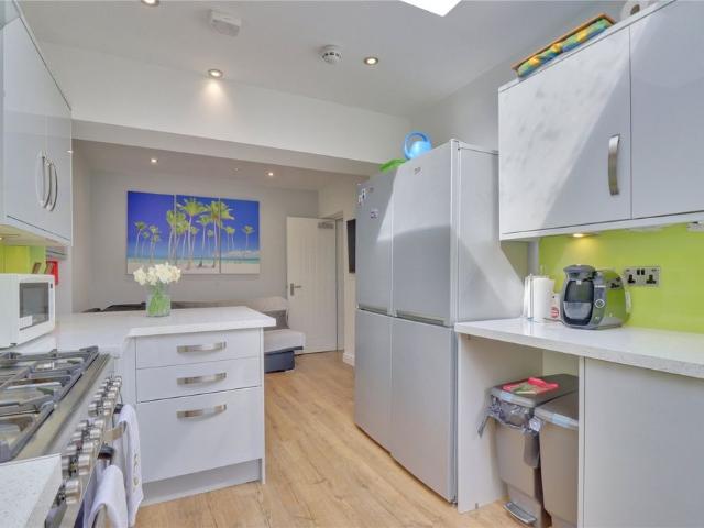 1 bedroom sharedaccommodation to rent