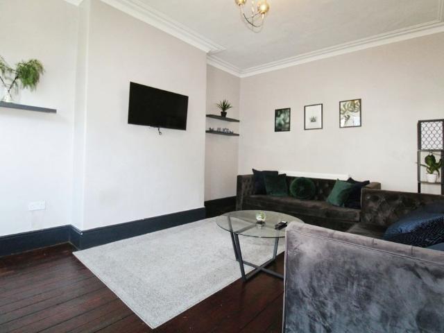 1 bedroom sharedaccommodation to rent