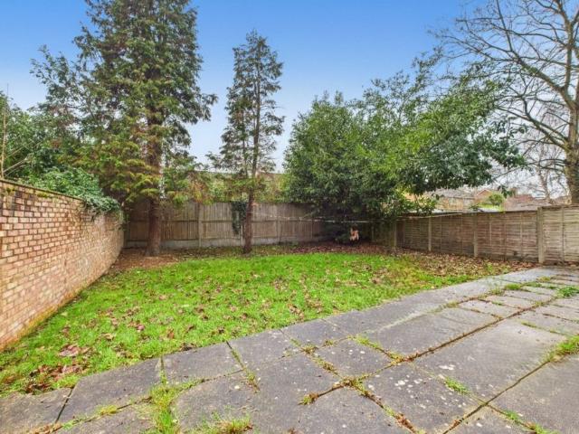 1 bedroom sharedAccommodation in Albert Street, Slough