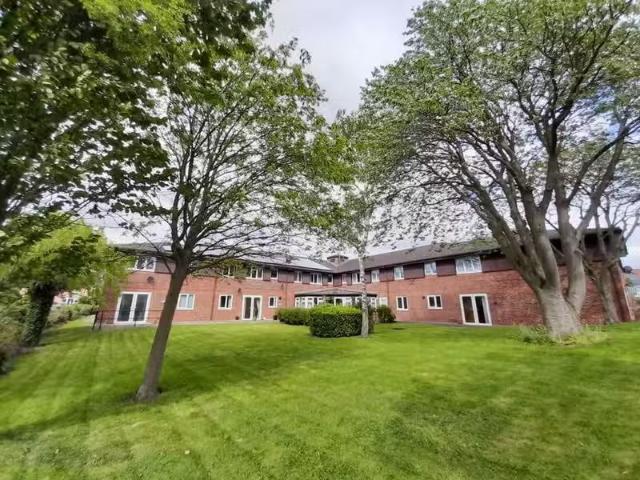1 bedroom sheltered housing for rent in Hadleigh Court, Hought.