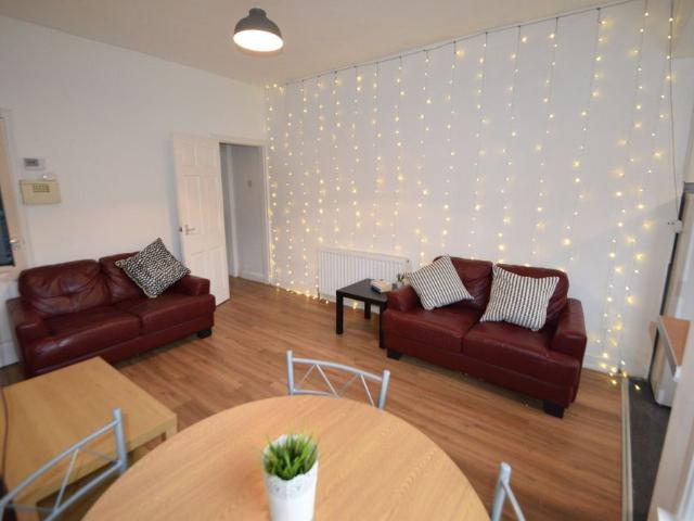 1 bedroom single room to rent