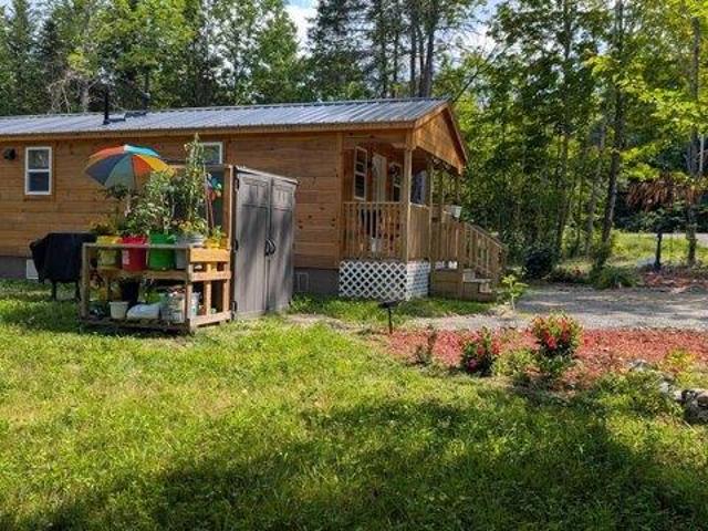 1 bedroom, Springfield ME 04487 105114103