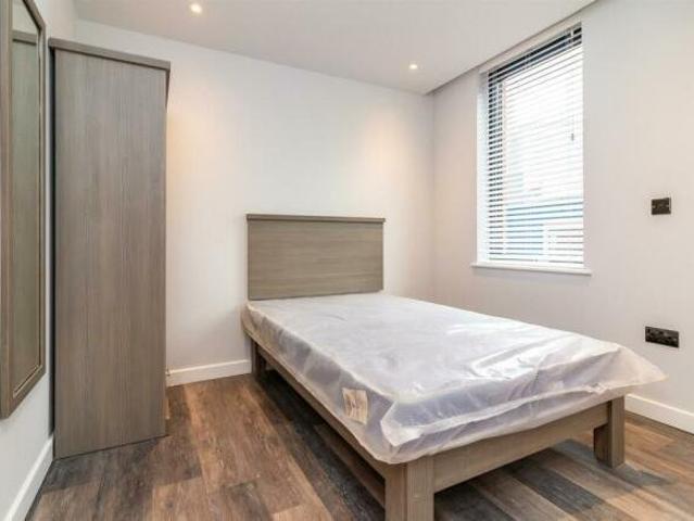 1 bedroom studio apartment to rent