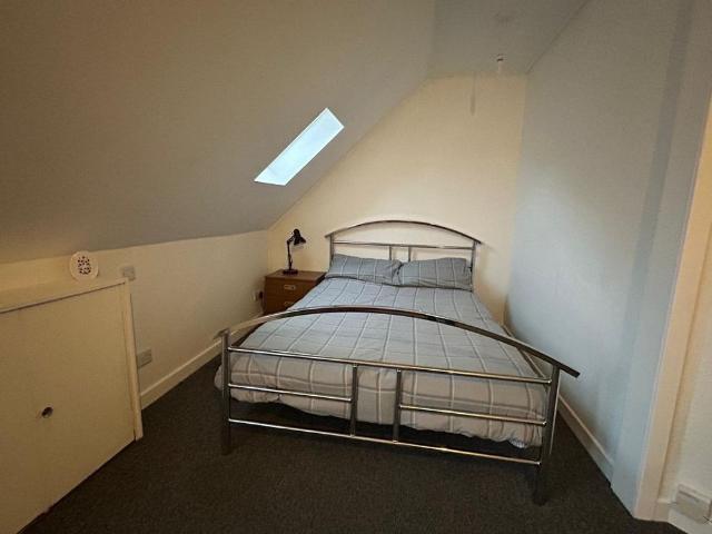 1 bedroom studio apartment to rent