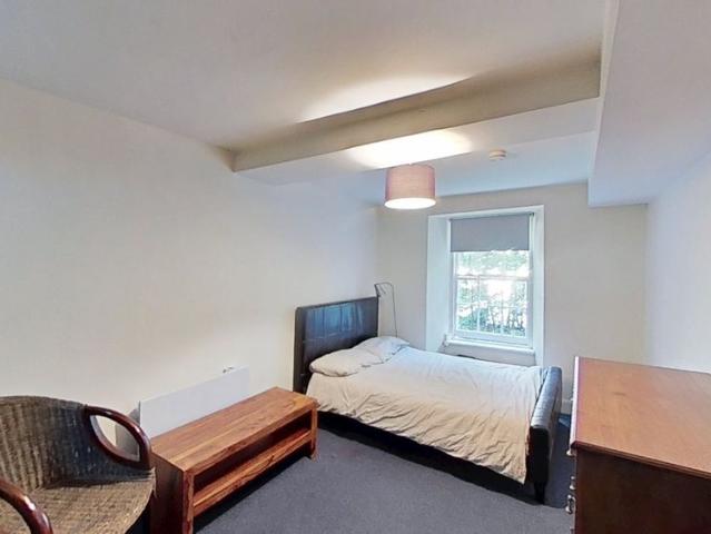 1 bedroom studio apartment to rent
