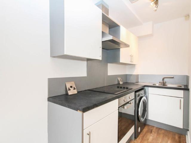 1 bedroom studio apartment to rent
