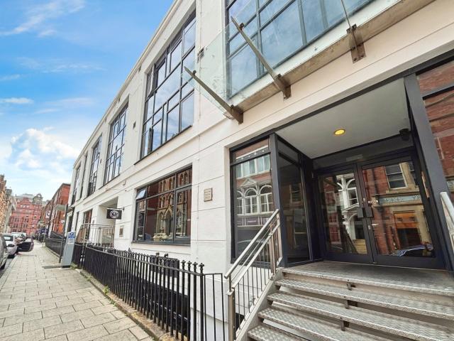 1 bedroom studio apartment to rent