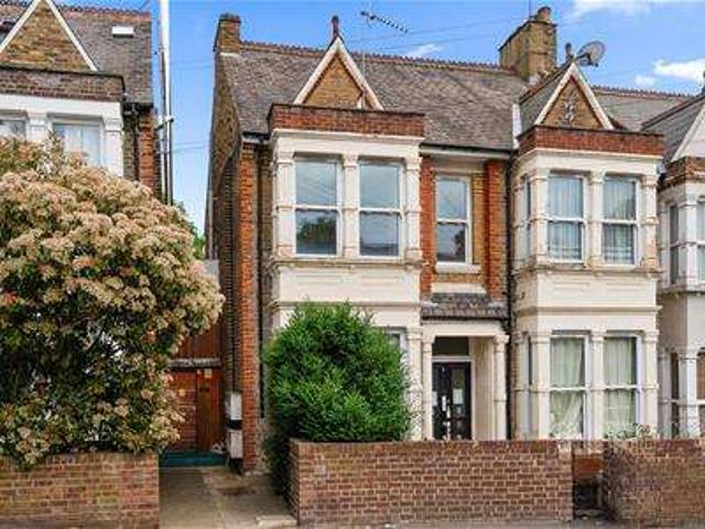 1 Bedroom Studio Flat