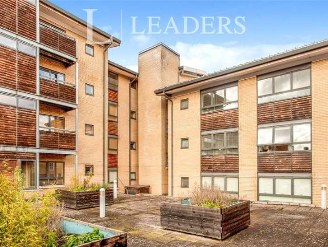 1 Bedroom Studio Flat