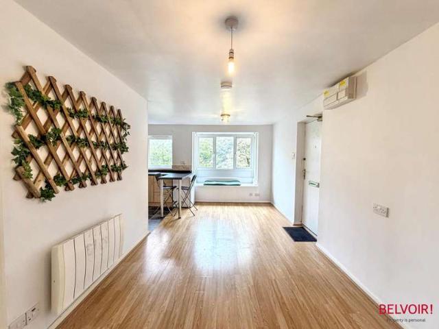 1 Bedroom Studio Flat