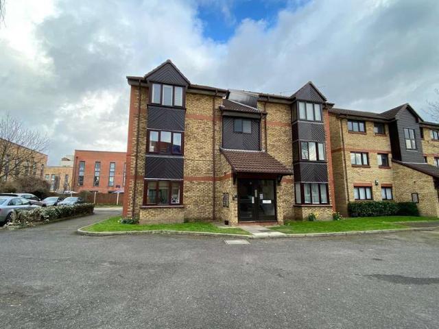 1 Bedroom Studio Flat