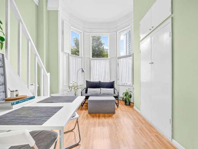 1 Bedroom Studio Flat