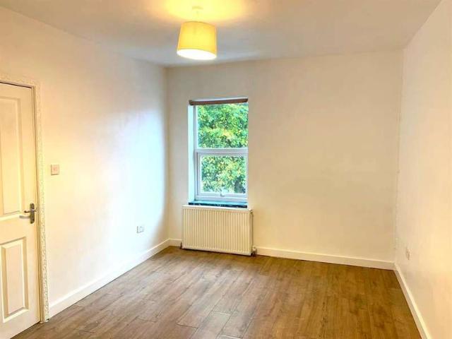 1 Bedroom Studio Flat