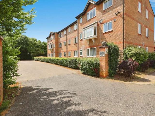 1 Bedroom Studio Flat