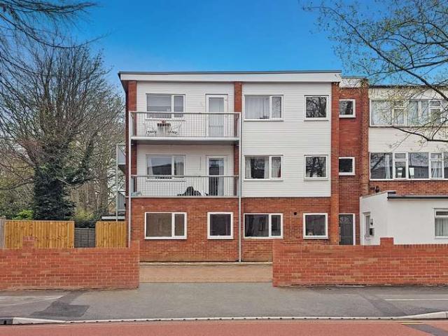 1 Bedroom Studio Flat