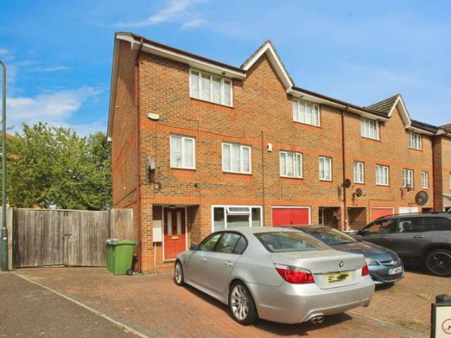 1 Bedroom Studio Flat