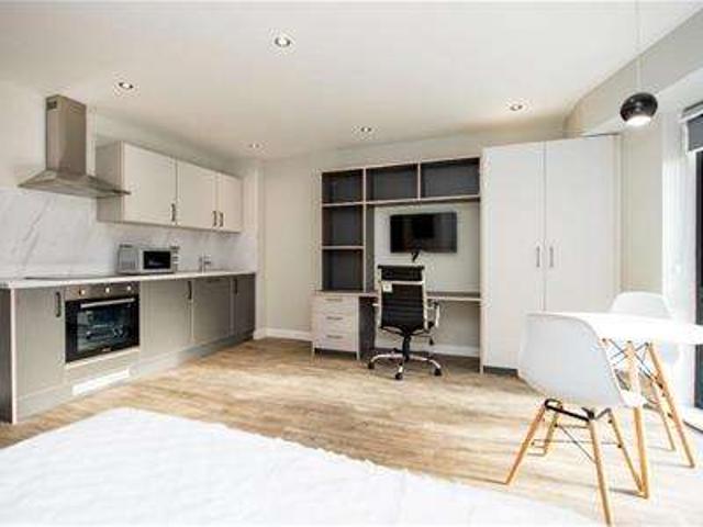 1 Bedroom Studio Flat